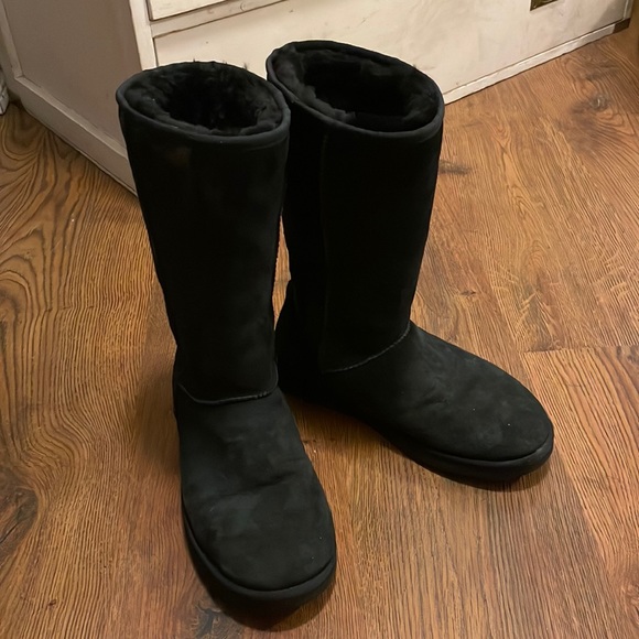 Shoes | Cozie Steps Sz1 Black Australian Sheepskin Boots Euc | Poshmark